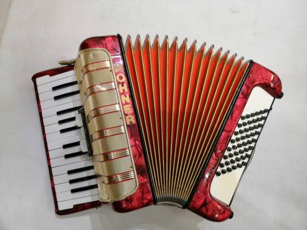 Hohner Student V 48 Bass Accordion