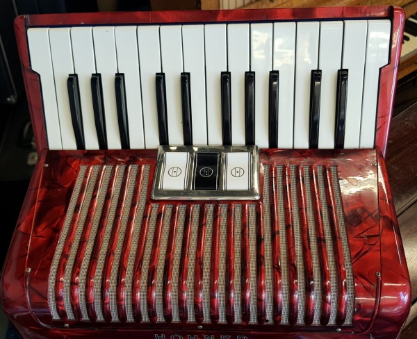 Hohner Student V 48 bass accordion - The Accordion Shop